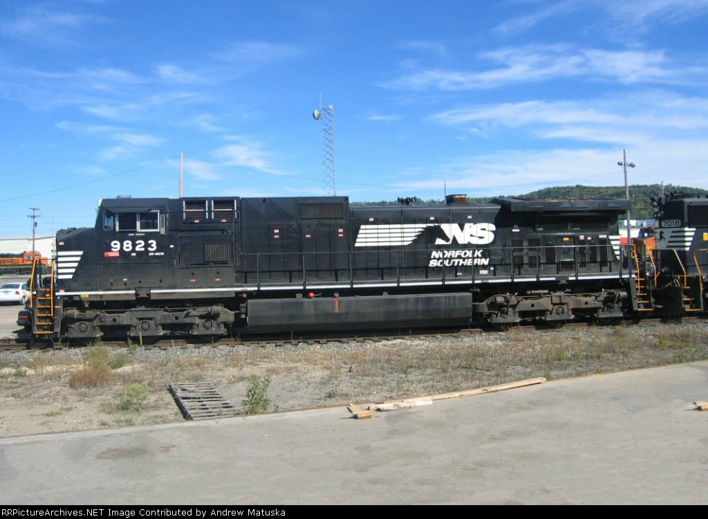 NS 9823